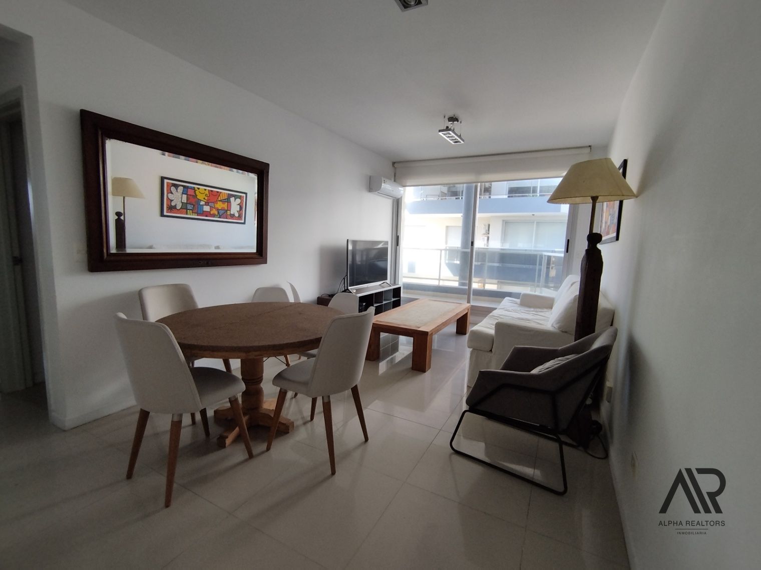 Apartamento en venta 2 dormitorios con balcón terraza en Puerto. Ref # ...