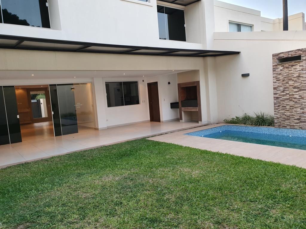 Alquilo Hermosa Casa Pareada con Piscina en Mburucuya . Ref #K88BED