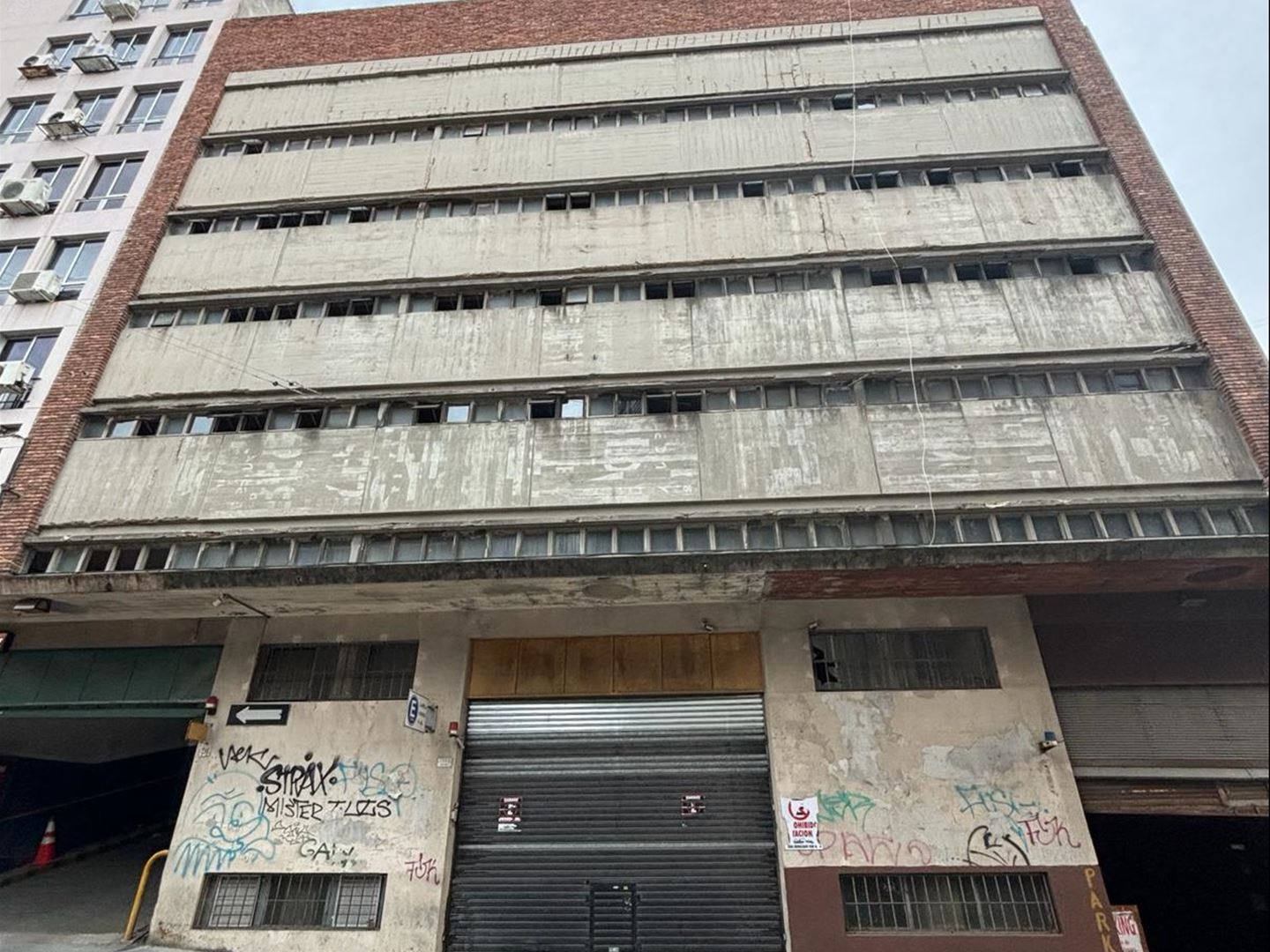 Venta Centro Garaje para 2 autos en edificio de garajes. Ref #WBEA8B - infocasas.com.uy