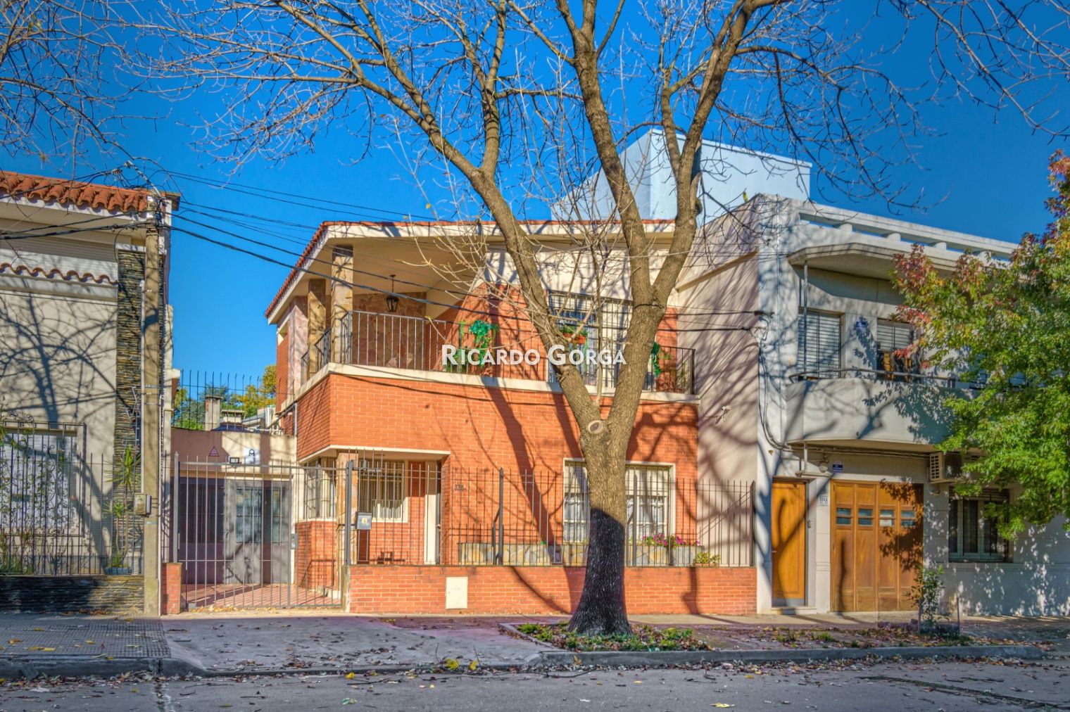 Casa en venta de 3 dormitorios Escritorio/servicio Garage Cochera Fondo en Prado. Ref #GDCB3A ...