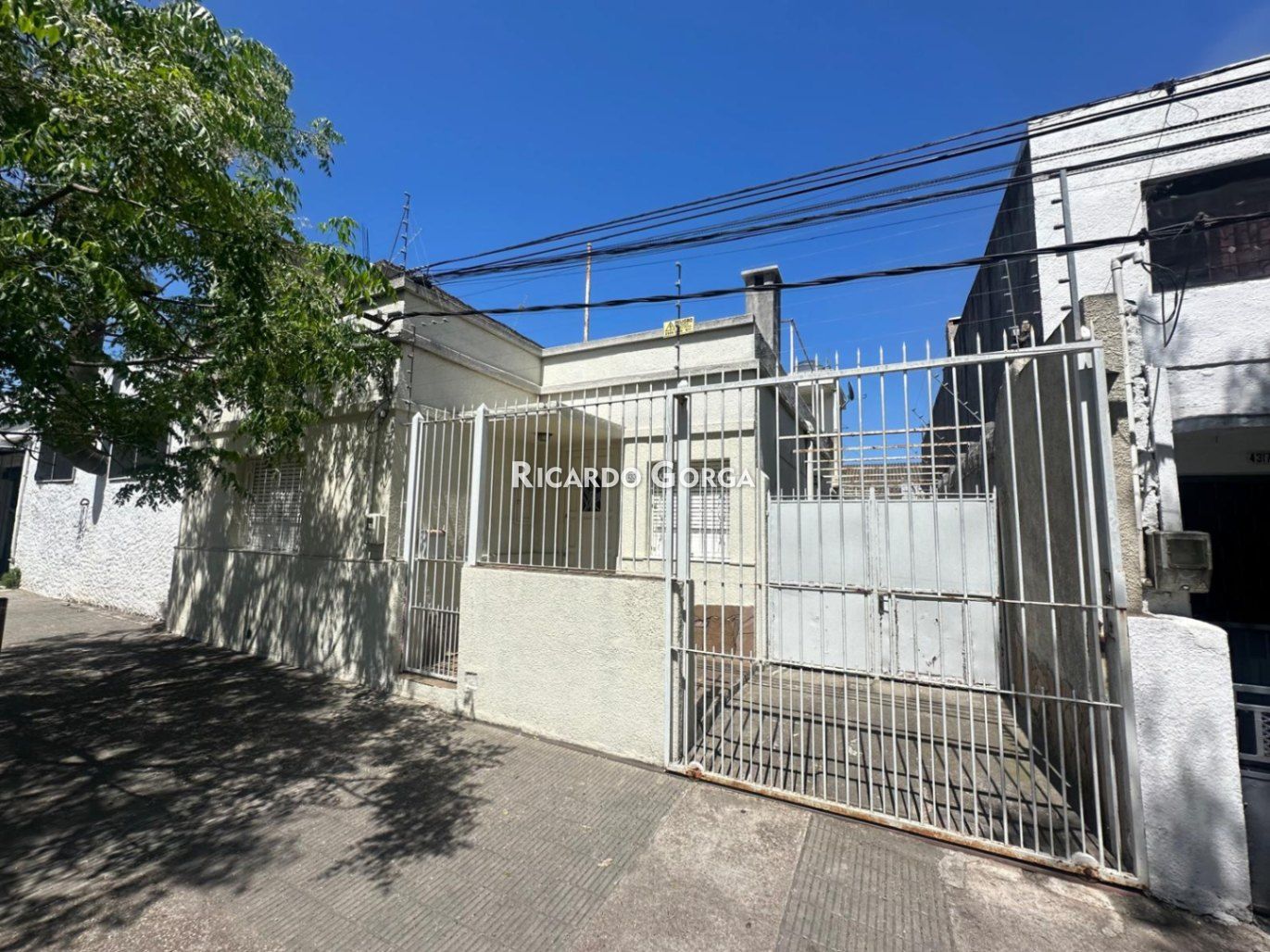 Casa en venta de 3 dormitorios 2 baños Fondo y cocheras en La Teja. Ref #ZA7664 - infocasas.com.uy