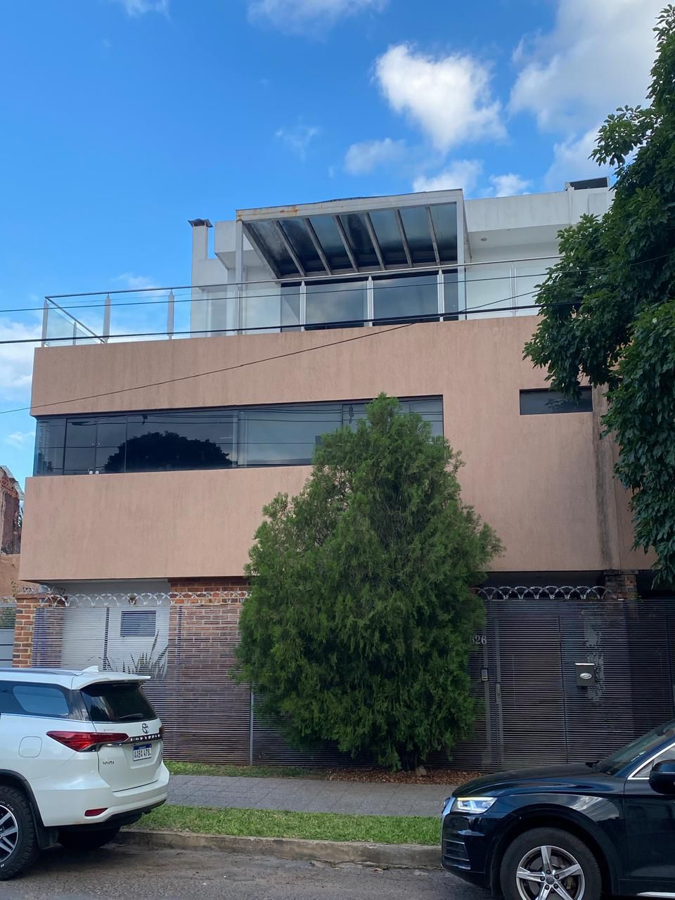 Alquilo Hermoso y Amplio Duplex en San Cristobal. Ref #Z62C30