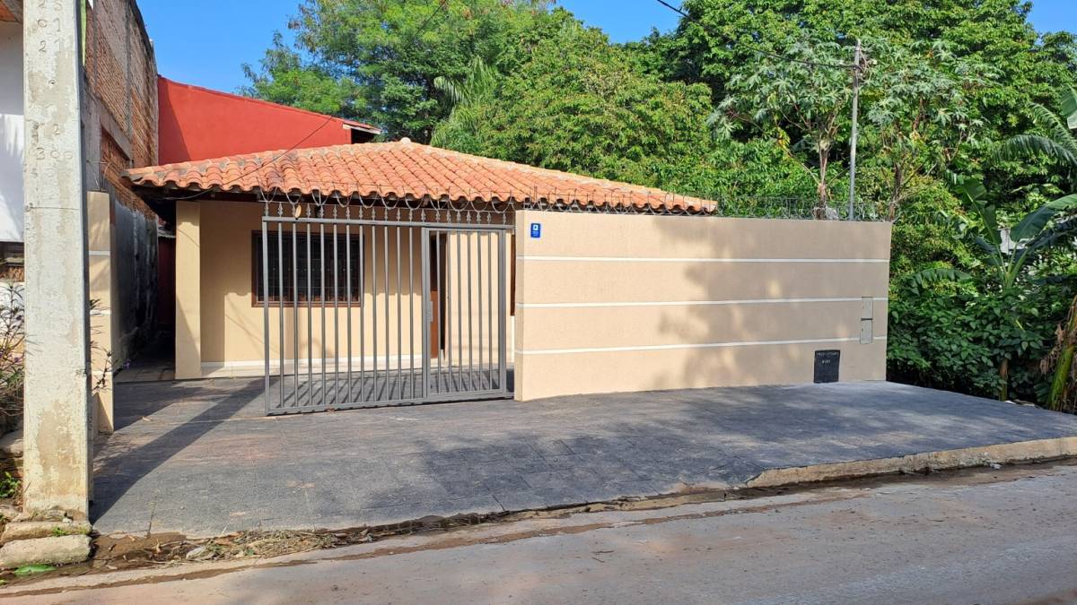 CASA A ESTRENAR EN MARIANO ROQUE ALONSO. Ref #RC8BC5 - infocasas.com.py