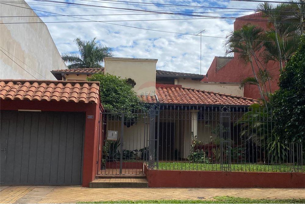 VENDO CASA EN MBURUCUYA A PASOS DE JULIO CORREA. Ref #MA45DC - infocasas.com.py