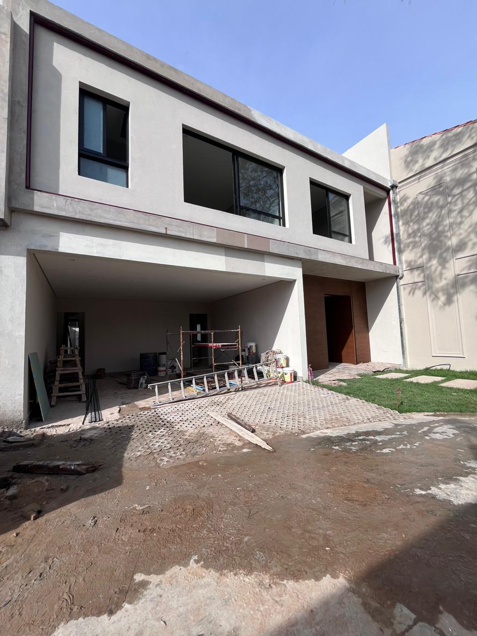 Alquilo casa a estrenar en condominio Zona Mburucuya . Ref #P83CCD - infocasas.com.py