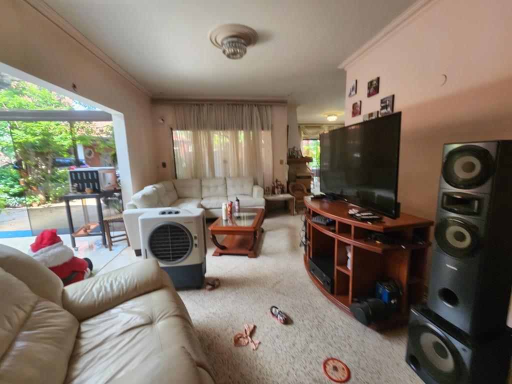 ALQUILO CASA TODA EN P.B. PARA OFICINA, HIPODROMO. Ref #J6752F - infocasas.com.py