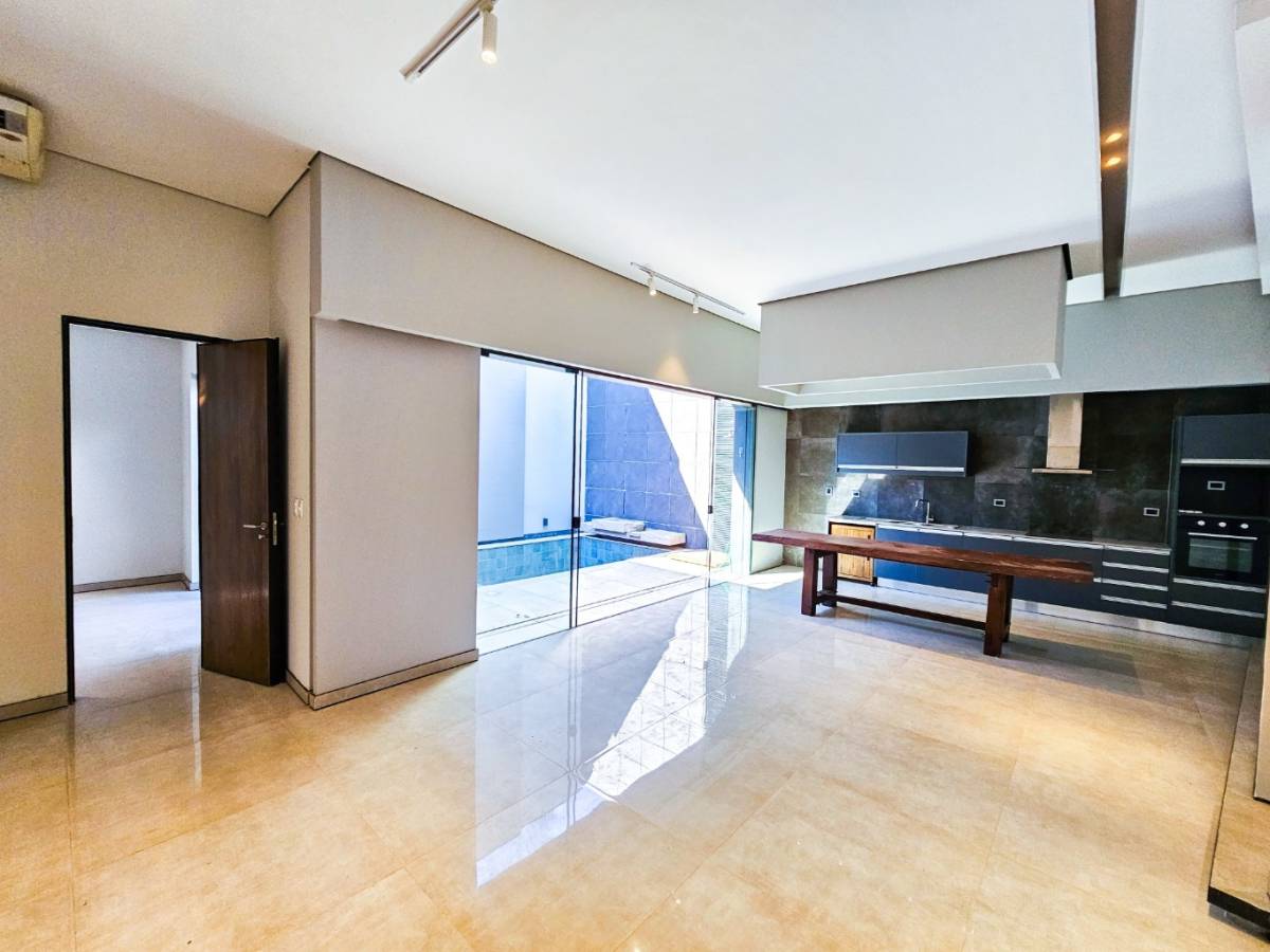 ALQUILO CASA ESTILO MINIMALISTA BARRIO LAS MERCEDES. Ref #D1BE3C - infocasas.com.py