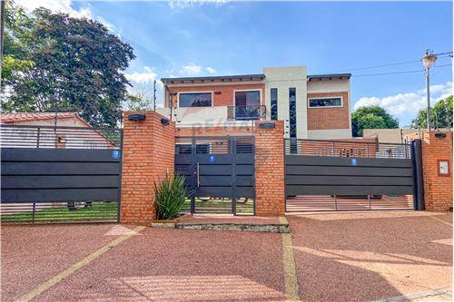 VENDO HERMOSA Y AMPLIA RESIDENCIA EN VILLA ELISA. Ref #VF0EB1 - infocasas.com.py