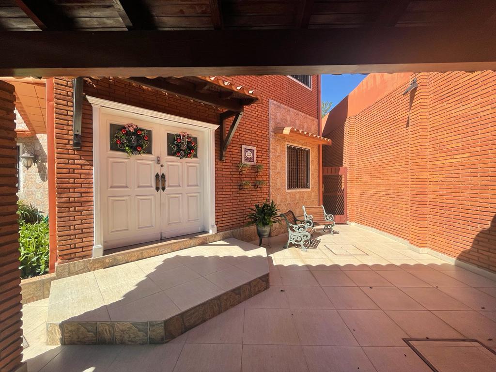 # Vendo Casa en Lambare. Ref #D955E9 - infocasas.com.py