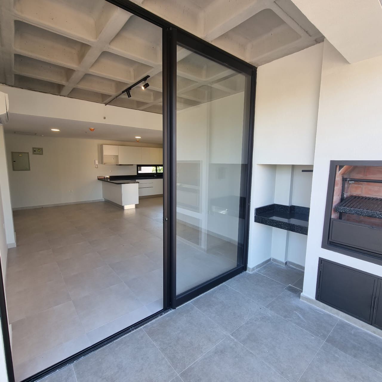 ALQUILO DEPARTAMENTO DE 1 DORMITORIO EN BARRIO JARA. Ref #XEAC31 - infocasas.com.py