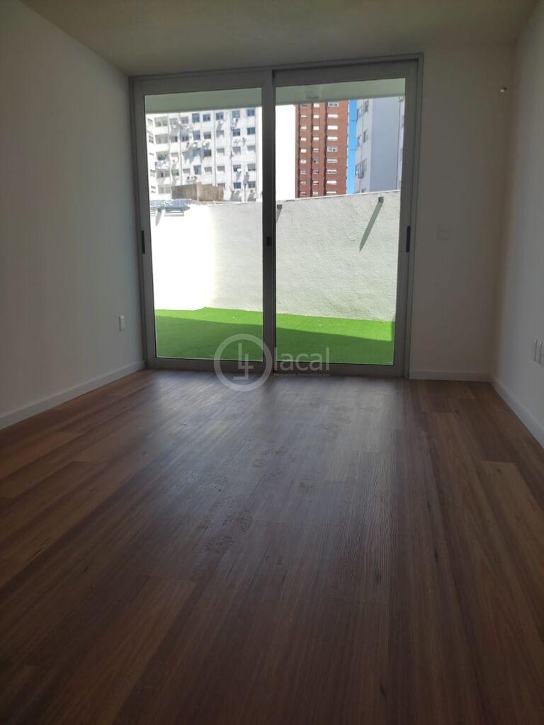 Venta | Apartamento con RENTA , 1 Dormitorio con disfrutable patio verde.. Ref #QB0E18 ...