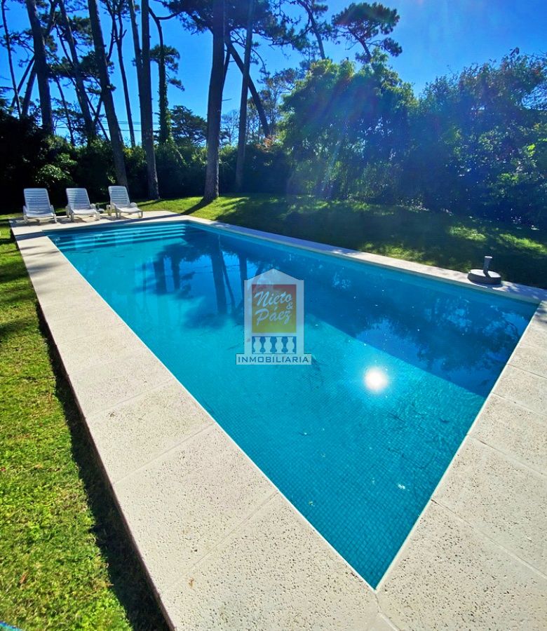 Zona paradas de playa mansa, 4 dorm y servicio, piscina climatizada, wifi, super equipada. Ref # ...