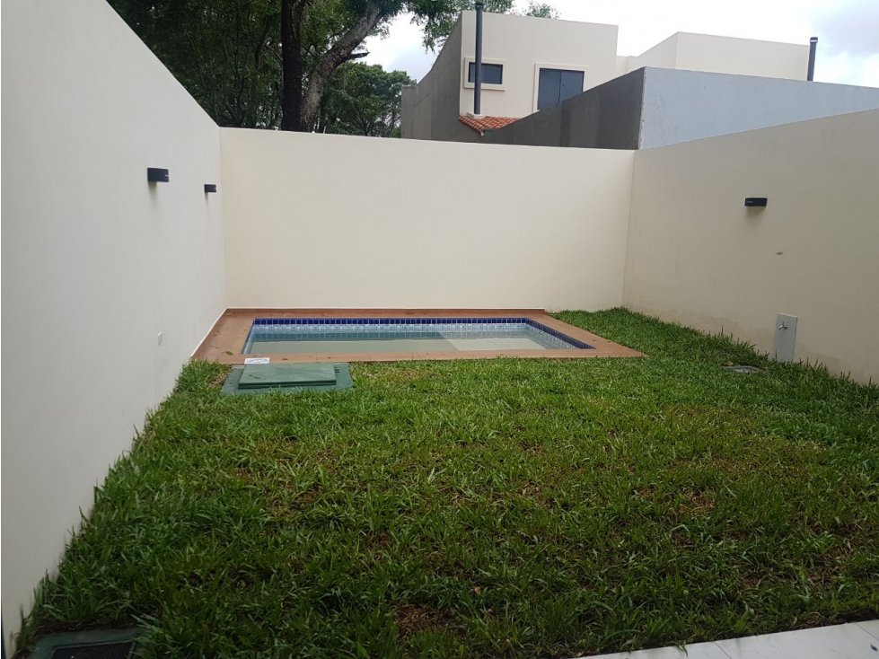 Alquilo dúplex moderno con piscina en Luque. Ref #E9FD4E - infocasas.com.py