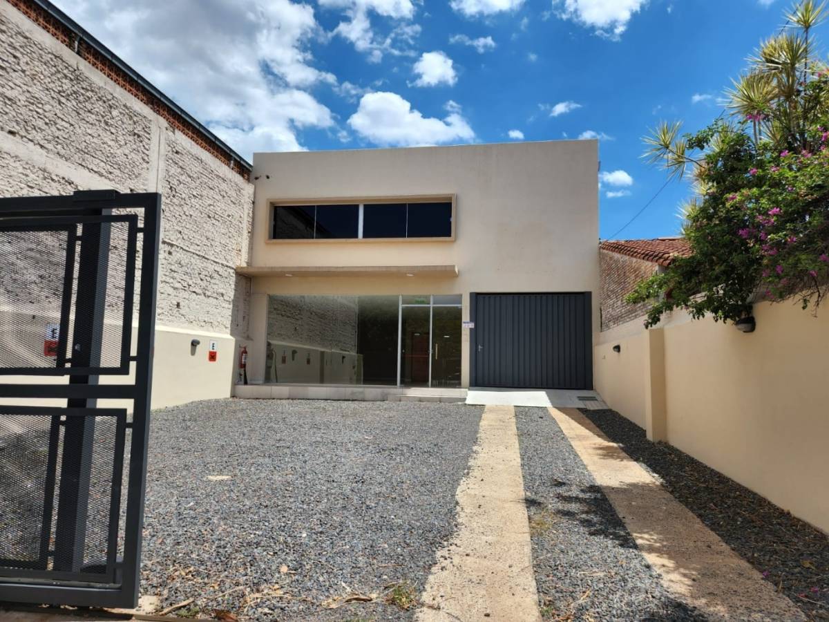 Alquilo Salón comercial, con oficinas y depósito. Ref #OACCBB - infocasas.com.py