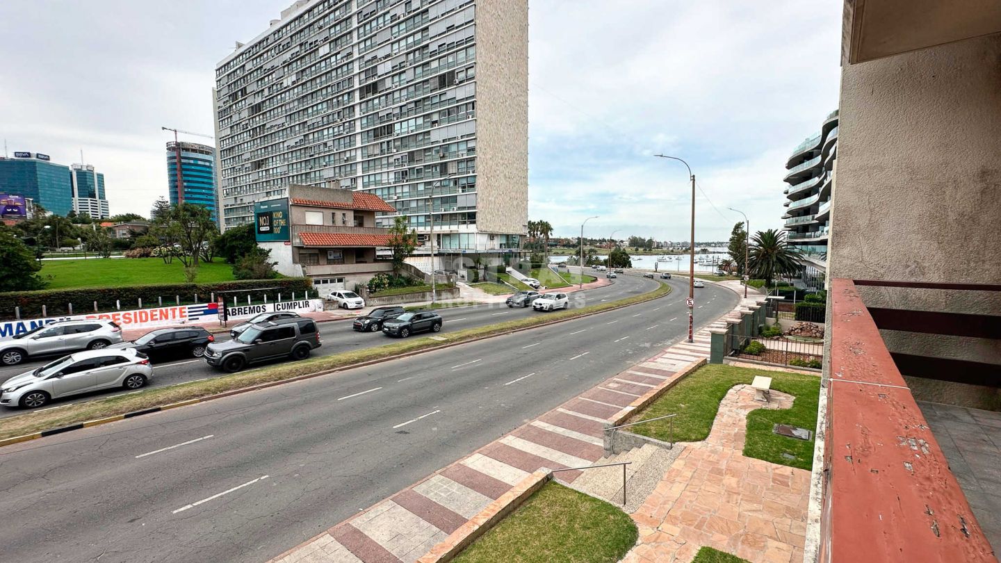 Apartamento EN venta 3 DORMITORIOS. Ref #FBEC5D