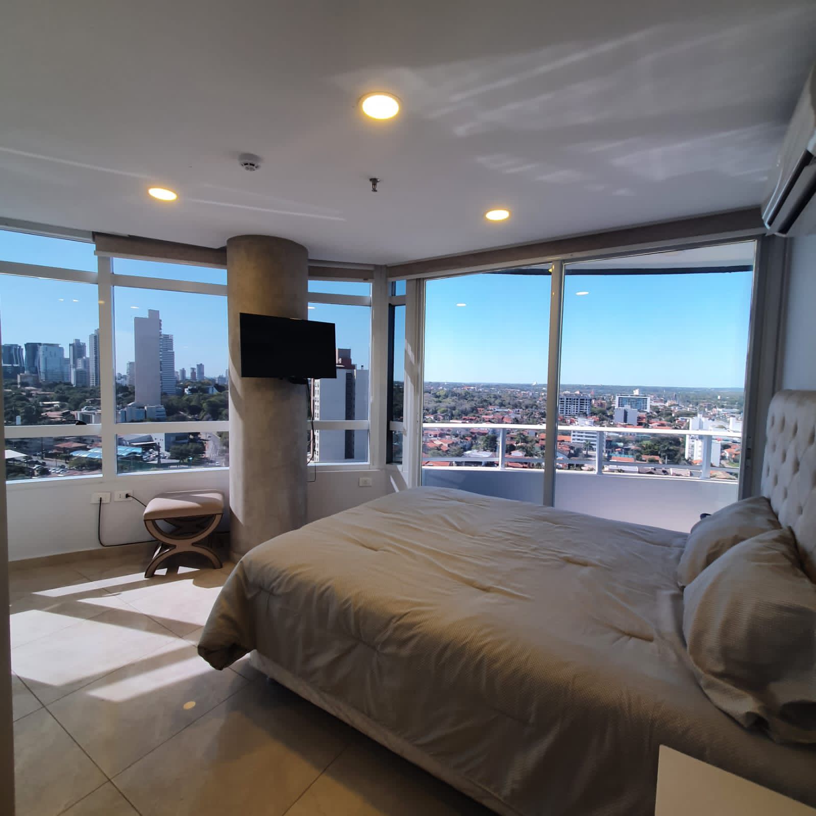 ALQUILO HERMOSO DEPTO FULL AMOBLADO EN EL EDIFICIO ANCORA . Ref #UCCF3E