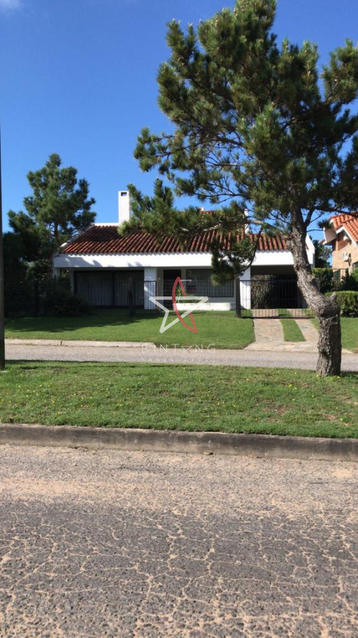 Espectacular casa en venta y alquiler en mansa, Punta del Este!. Ref #TA50BD - infocasas.com.uy