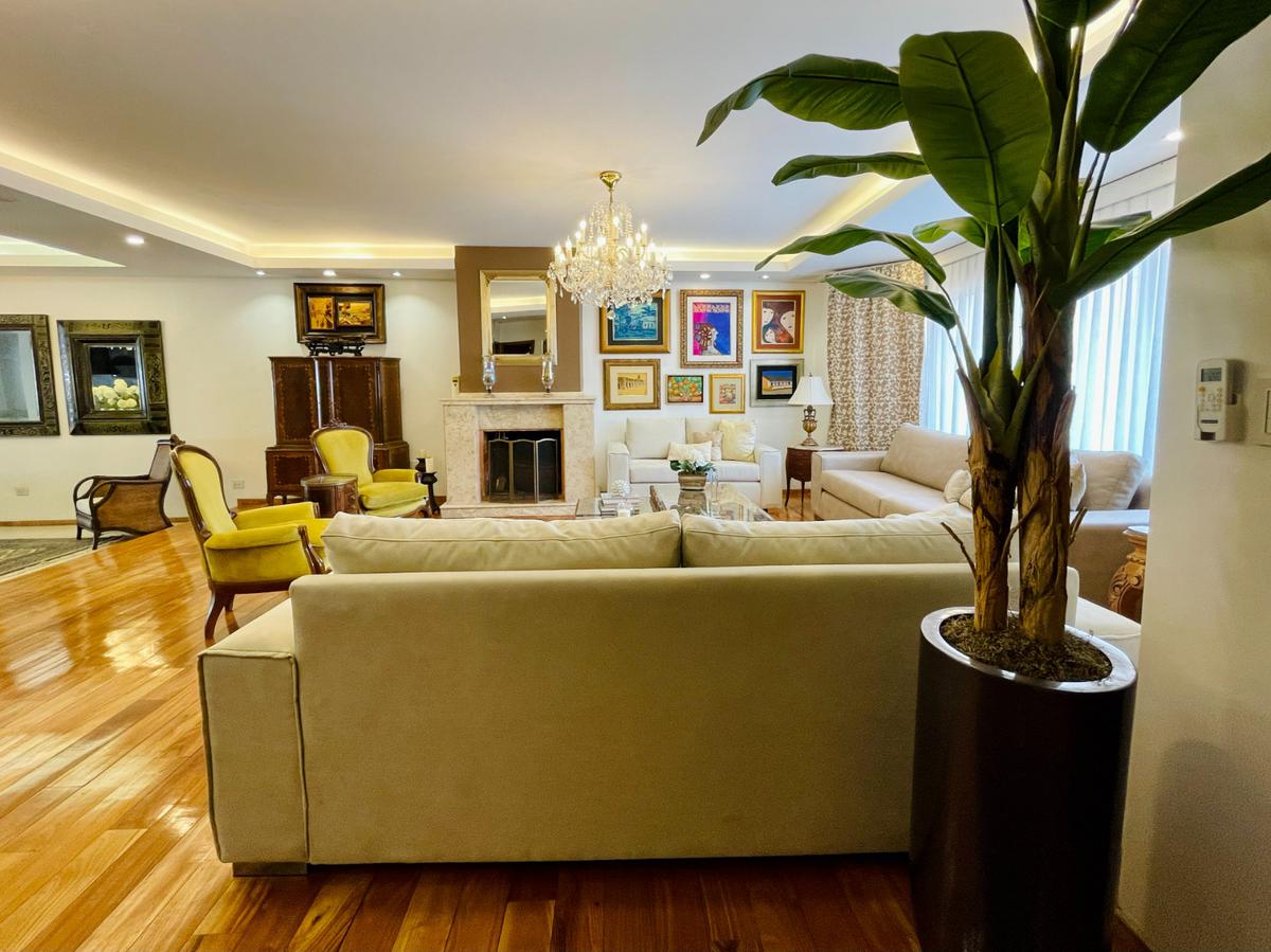 Vendo o Alquilo Fina Residencia en Zona Shopping Mariscal López, Barrio Villa Morra.. Ref #JAC9B8