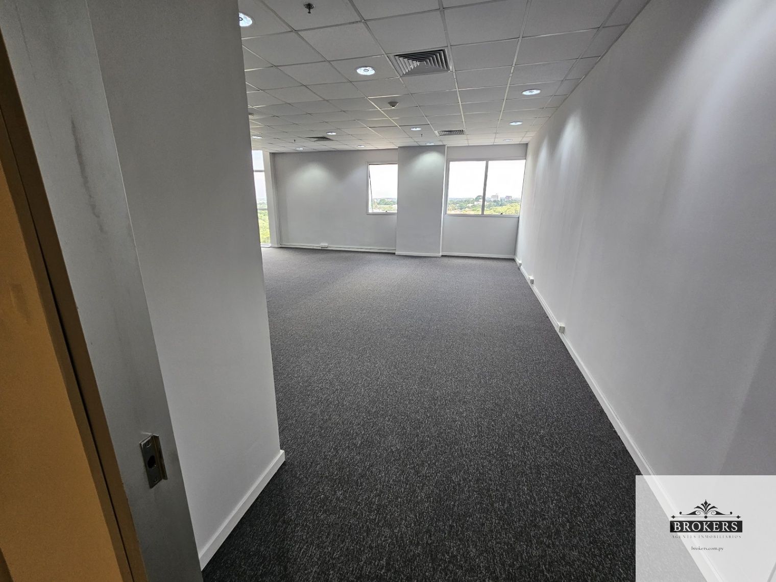 Alquilo Oficina De 94 m2 Con 2 Cocheras En El World Trade Center Asunción. Ref #MA21FD ...