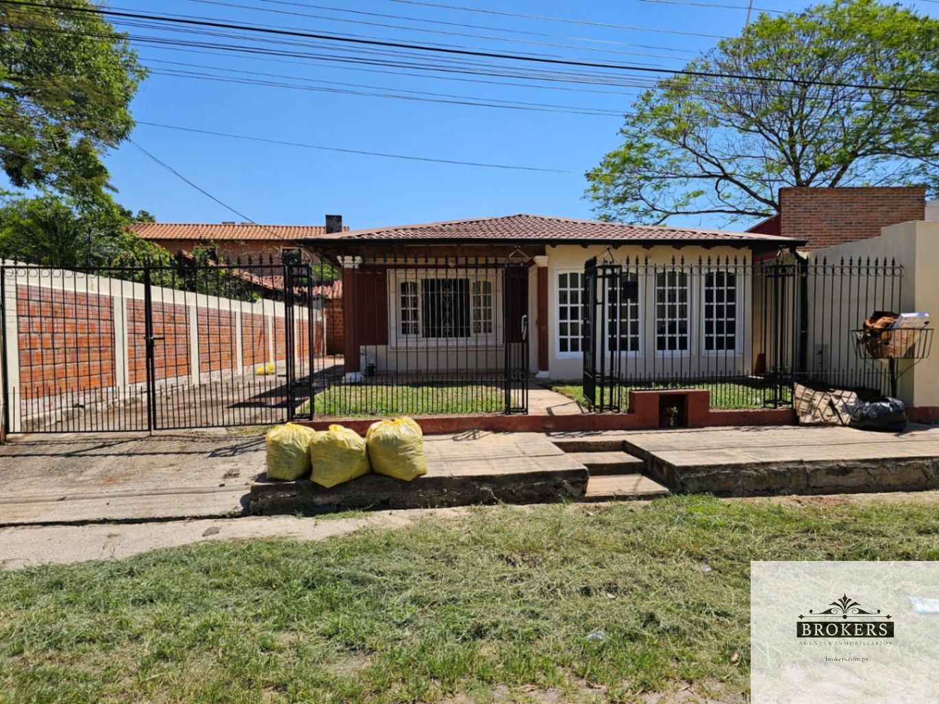 Alquilo Casa De 4 Dormitorios En Mariano Roque Alonso. Ref #VD0DA9