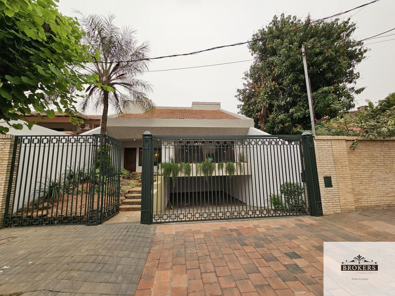Alquilo Casa De 3 Dormitorios Para Vivienda u Oficina En Barrio Mcal Estigarribia. Ref #Z1E0CA ...