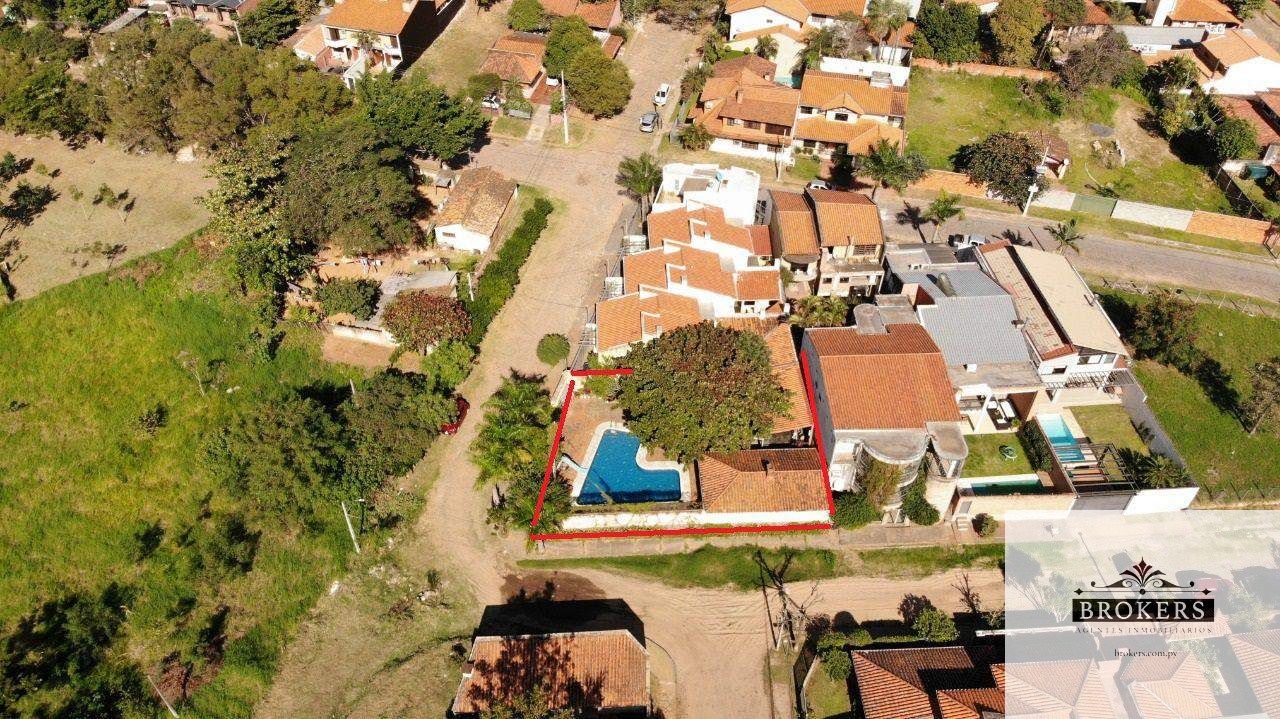 Vendo Hermosa Propiedad en Mburucuya en Esquina Ideal Para Reformar.. Ref #B7199D - infocasas.com.py