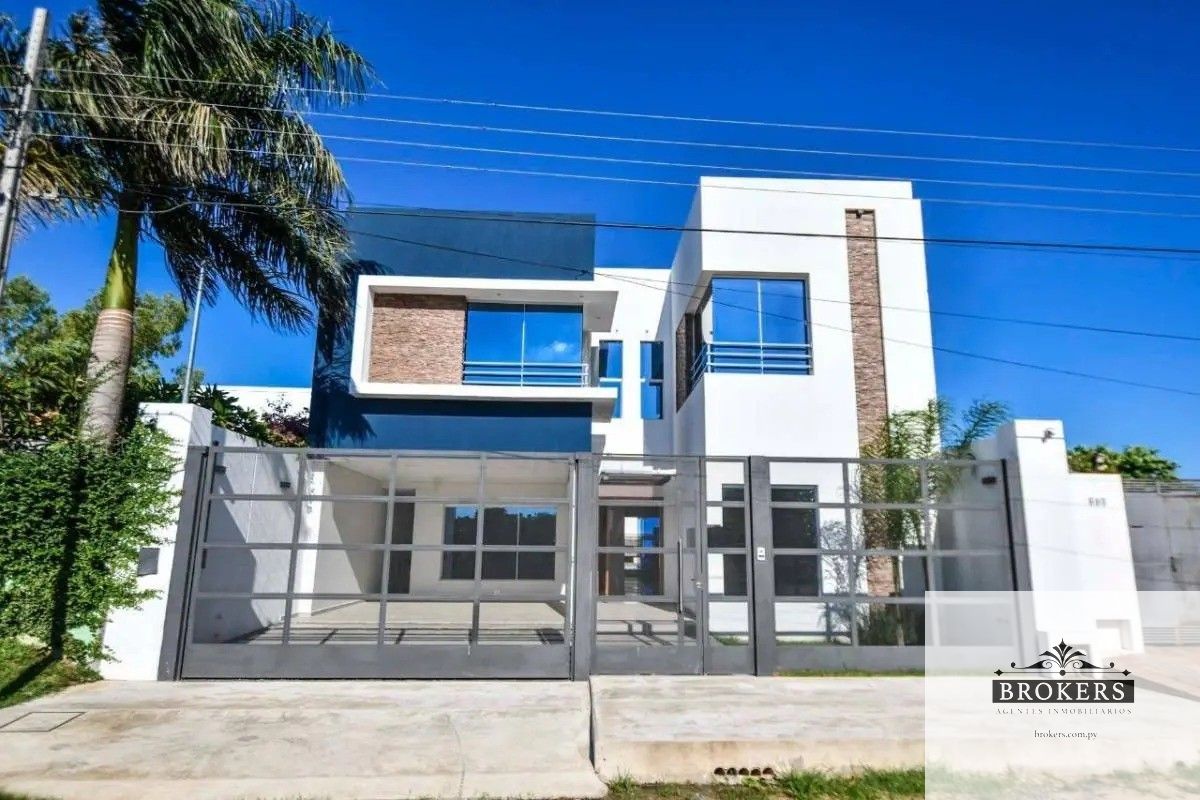 Alquilo Moderna Casa De 4 Dormitorios Con Piscina En Zona Colegio Trinity. Ref #J6B743