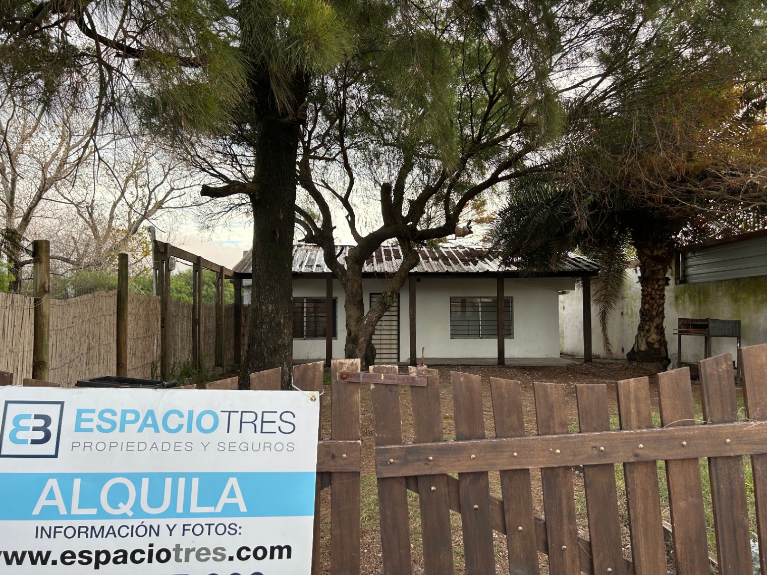 Casa en alquiler de 3 dormitorios c/ cochera en Lagomar. Ref #EEA40C