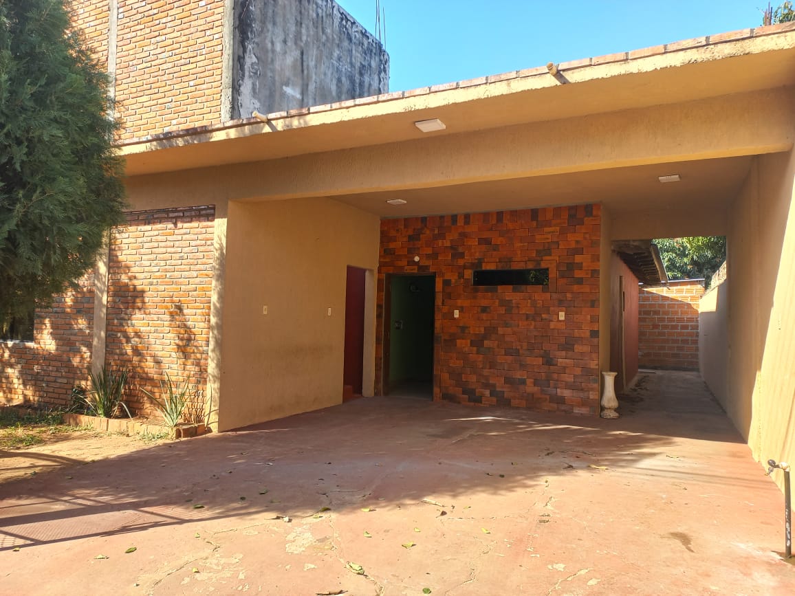 ALQUILO AMPLIA CASA EN SAN LORENZO, BARRIO SANTA ANA!!. Ref #QDD7BE - infocasas.com.py