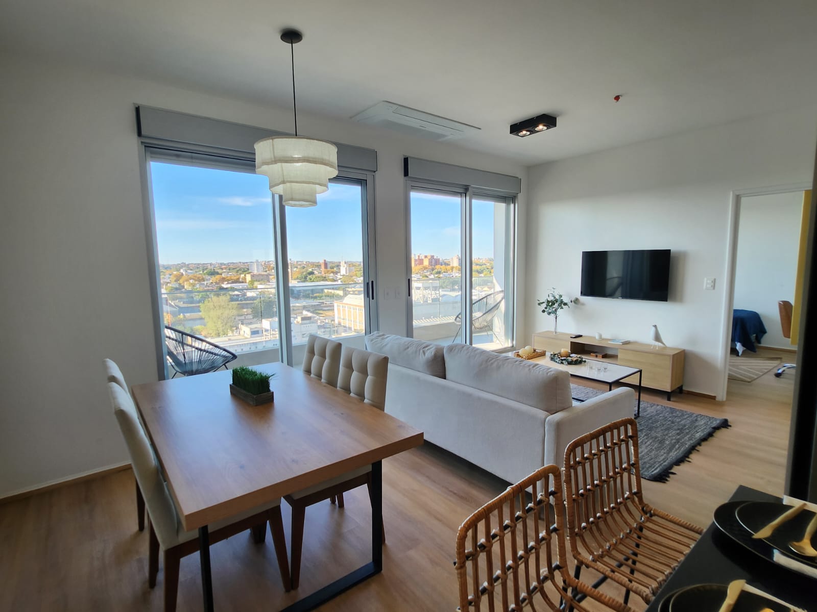 MONTEVIDEO HARBOUR PISO 27 CON GARAGE. 118 M2.. Ref #RED247