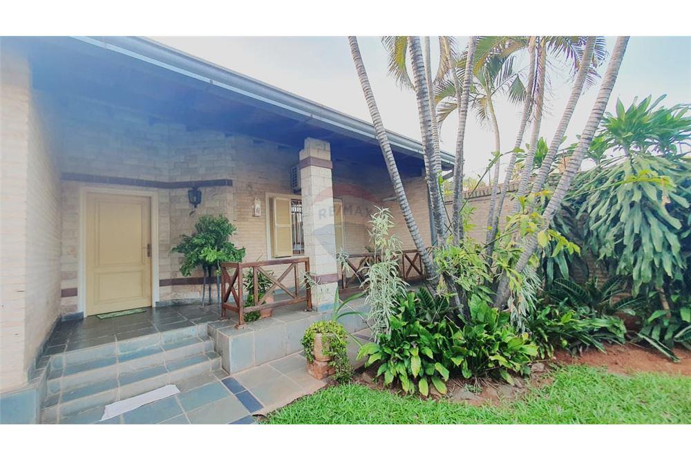 VENDO HERMOSA CASA EN BARRIO VILLA AURELIA. Ref #V6400C - infocasas.com.py