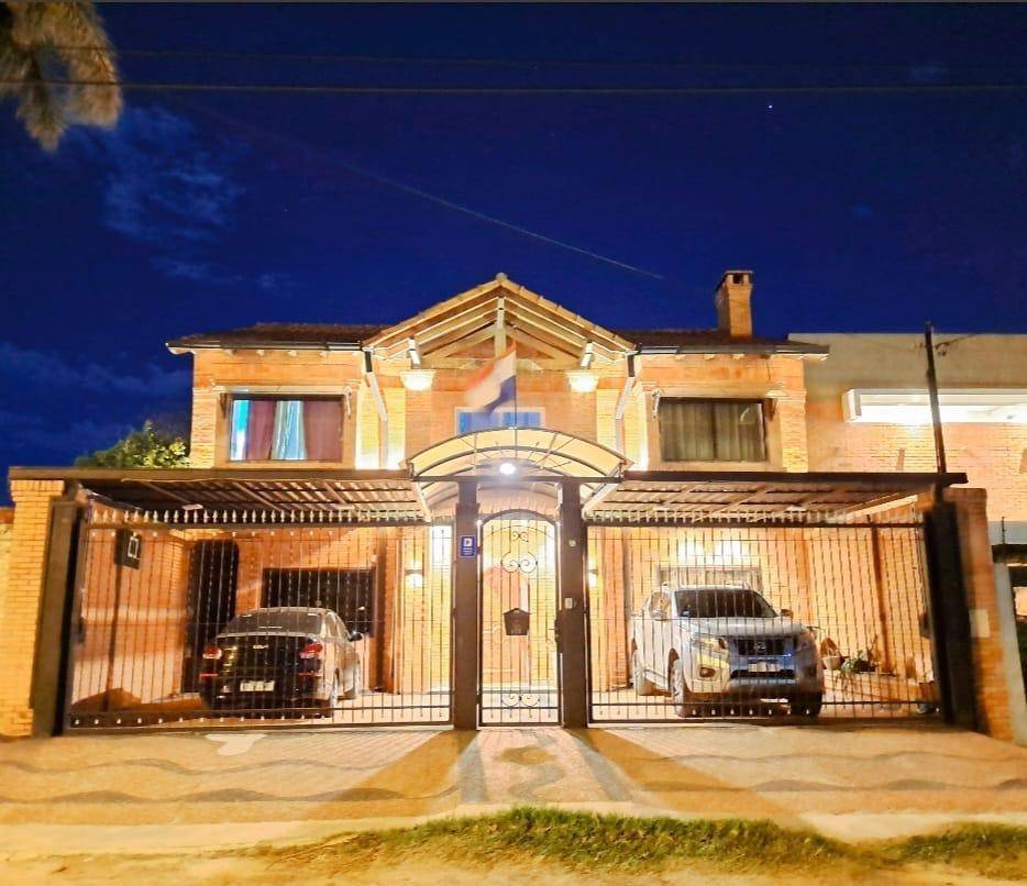 ALQUILO CASA HERMOSA Y AMPLIA EN ASUNCIÓN Barrio: Loma pyta. Ref #L89AC6 - infocasas.com.py