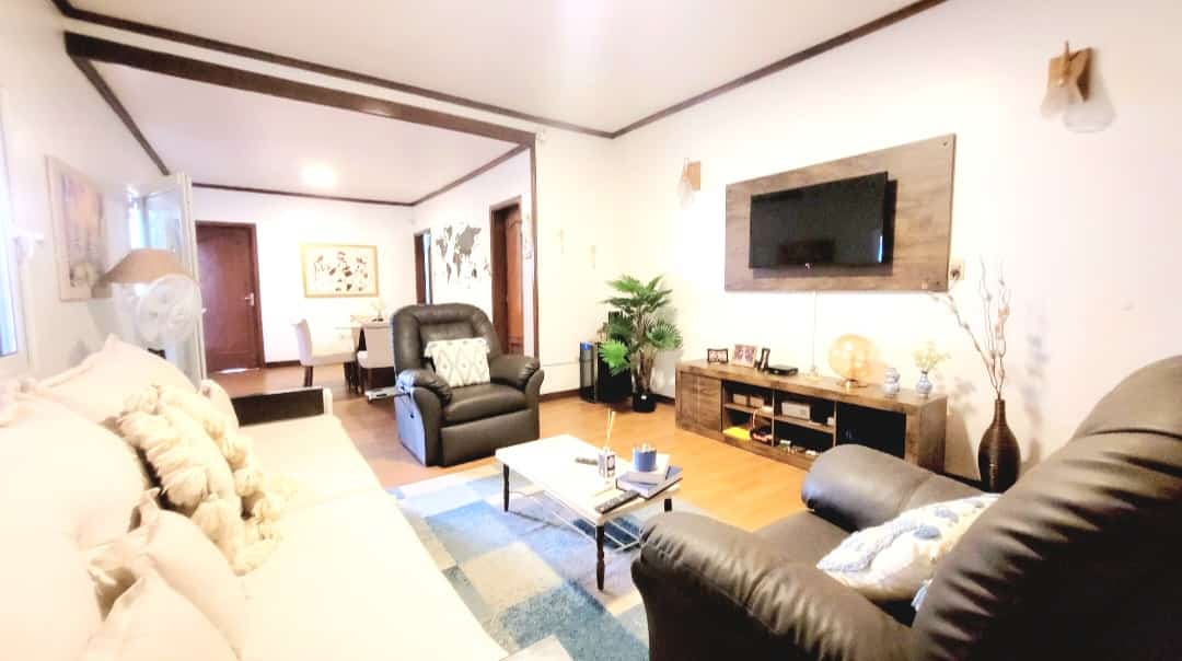 Alquilo Amplia Casa de 6 habitaciones. Barrio Mcal. Estigarribia. Cod Gs . Ref #YD0FD8 ...