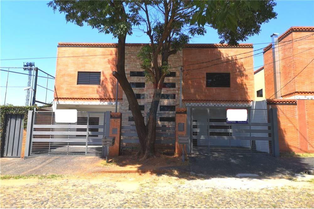 VENDO hermoso duplex en barrio residencial Mburucuyá . Ref #QAC087 - infocasas.com.py