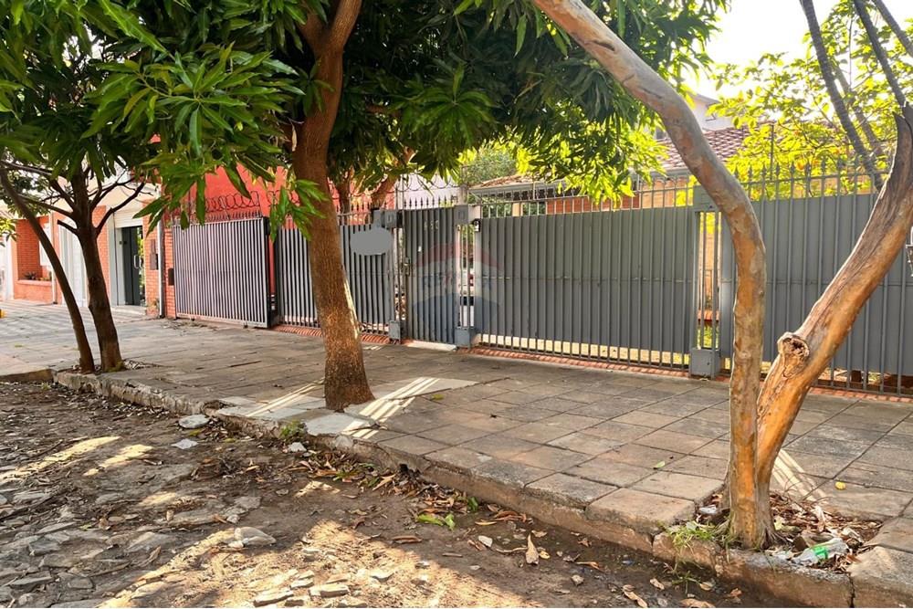 VENDO TERRENO EN BARRIO HERRERA. Ref #L8BAF7