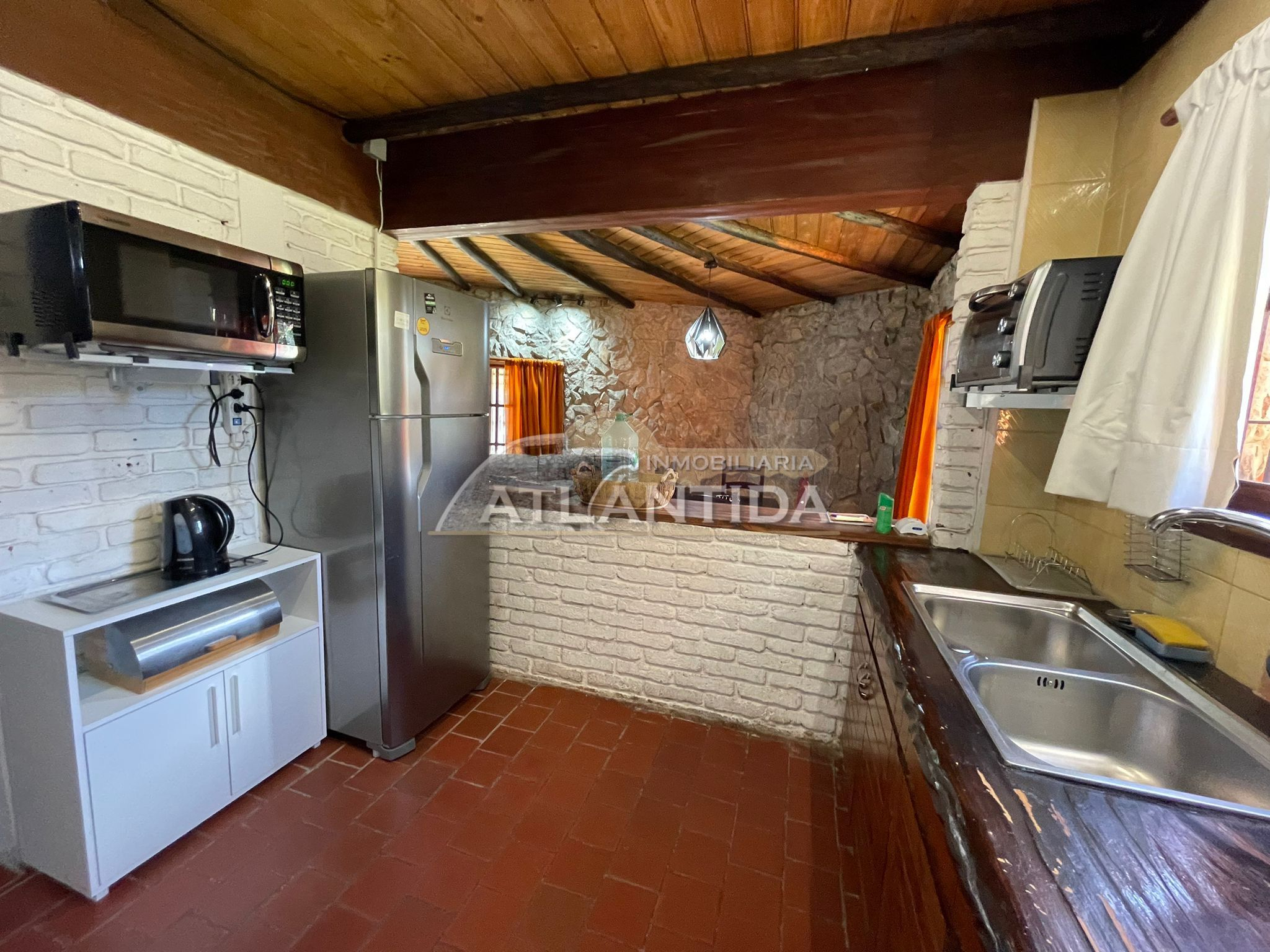 Alquiler Anual Hermosa Casa En Atlántida A Mrs. De La Rambla. Inm Atlántida!. Ref #T7EC2B ...