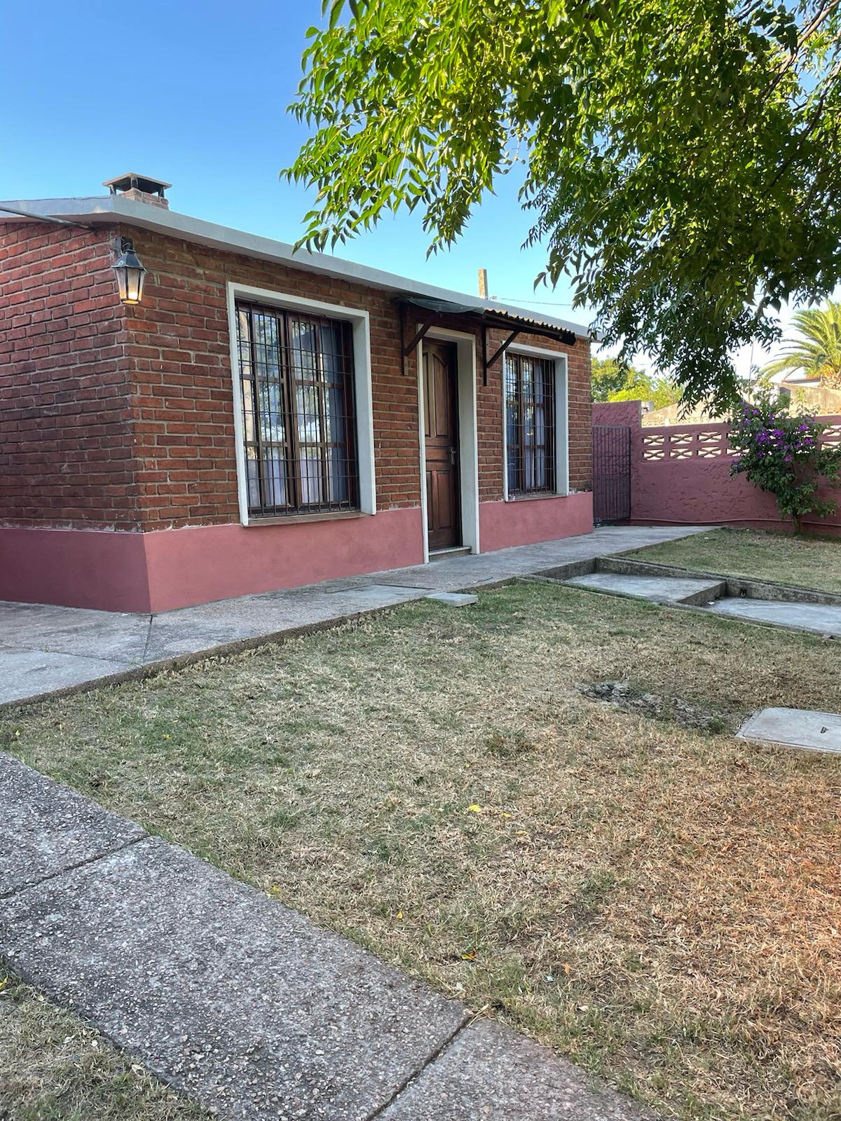 * RESERVADA* CASA EN ALQUILER! 2 DORMITORIOS LAGOMAR. Ref #GC6A32 - infocasas.com.uy