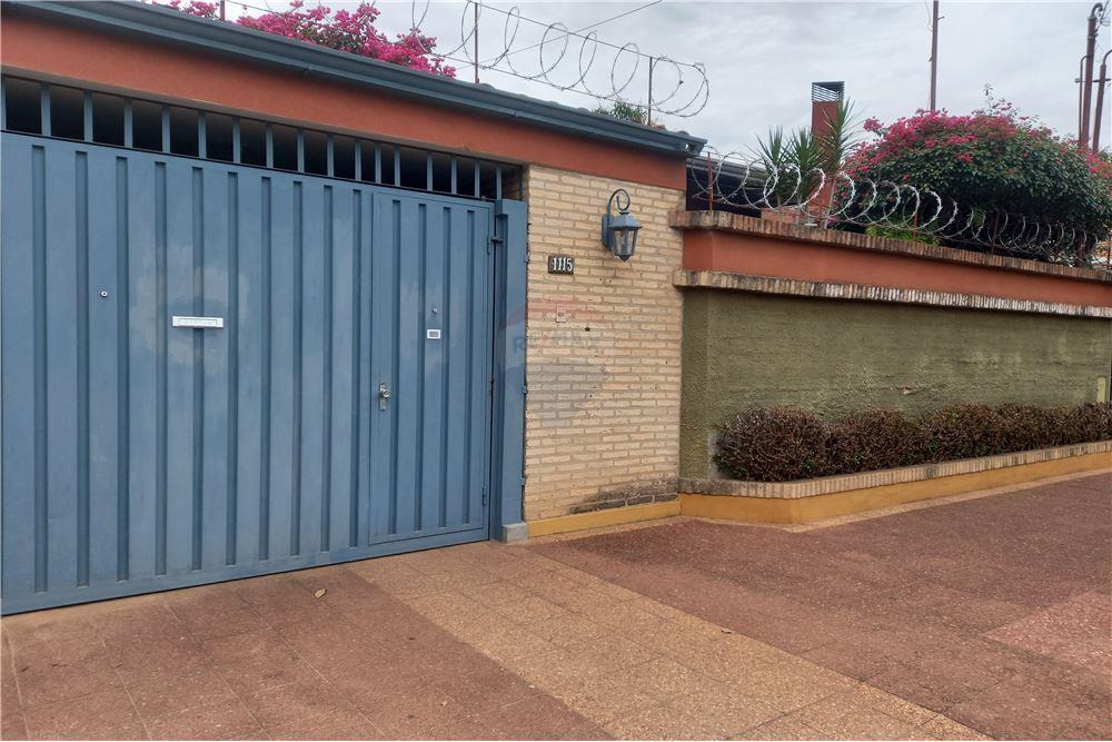 VENDO CASA EN VILLA AURELIA. Ref #Q3AAA0 - infocasas.com.py