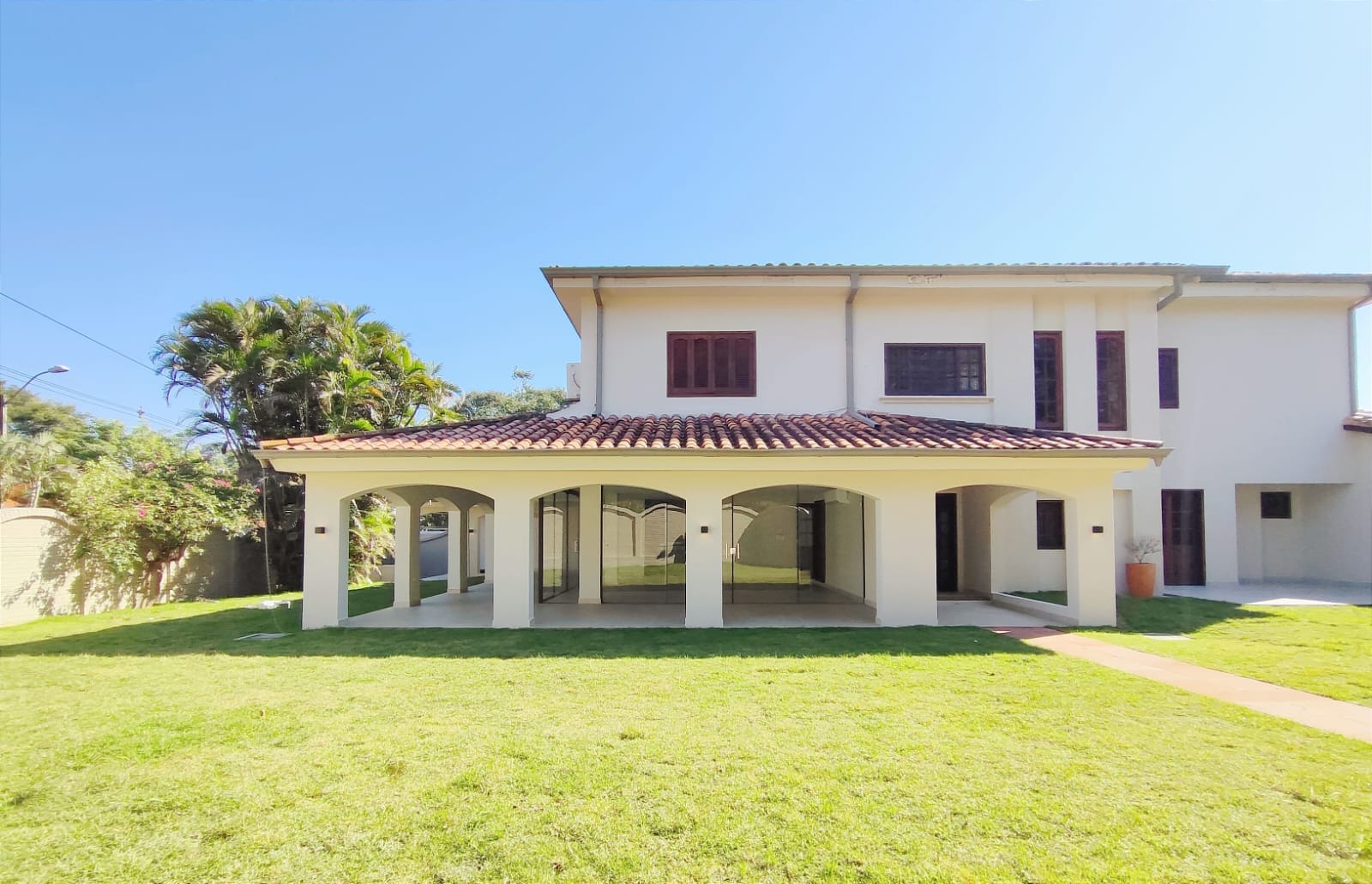 ALQUILO CASA EN LOS LAURELES. Ref #KDEF8E - infocasas.com.py