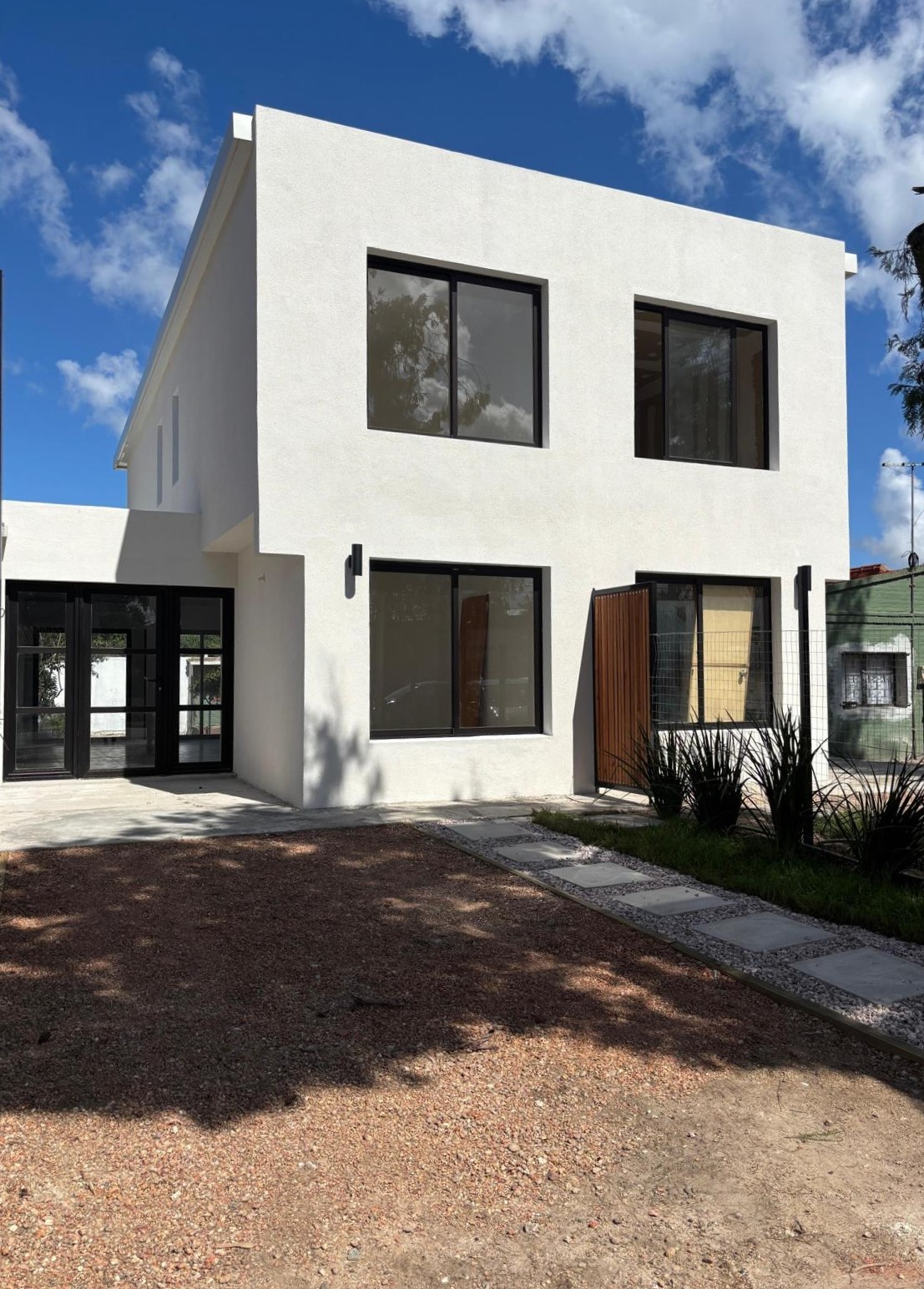 Casa en venta de 3 dormitorios c/ cochera en Shangrilá. Ref #Y8EB6E - infocasas.com.uy