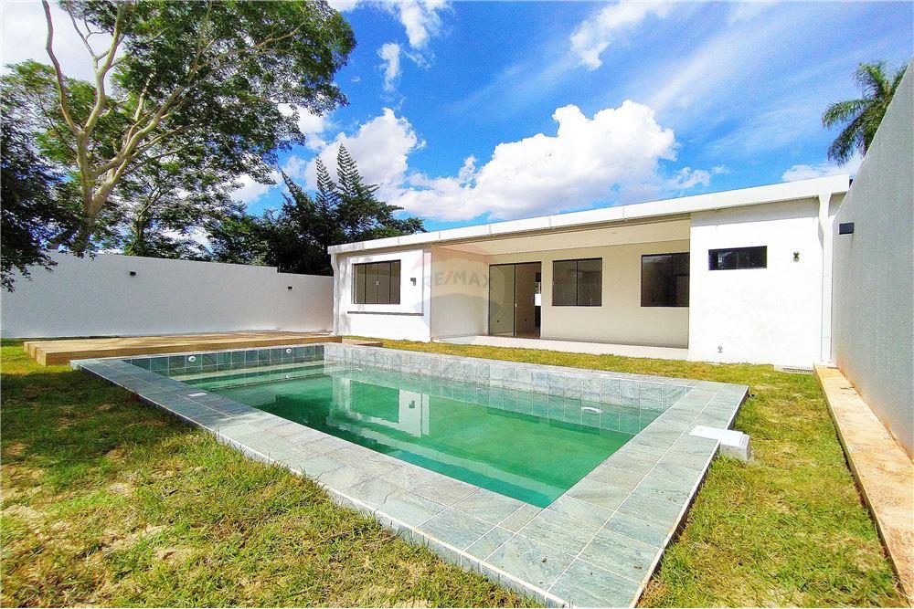 VENDO HERMOSA CASA CON PISCINA EN CAPIATA. Ref #O69608 - infocasas.com.py