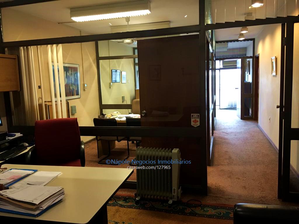 VENTA ESPECTACULAR OFICIAN EN CIUDAD VIEJA, CON GGE. NAPOLE. Ref # ...