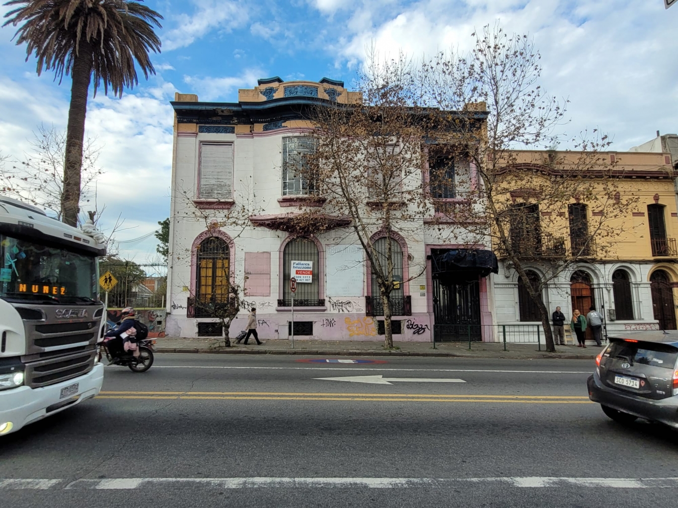 Gran ubicación Agraciada próx. Suárez, ideal emprendimientos o vivir ...
