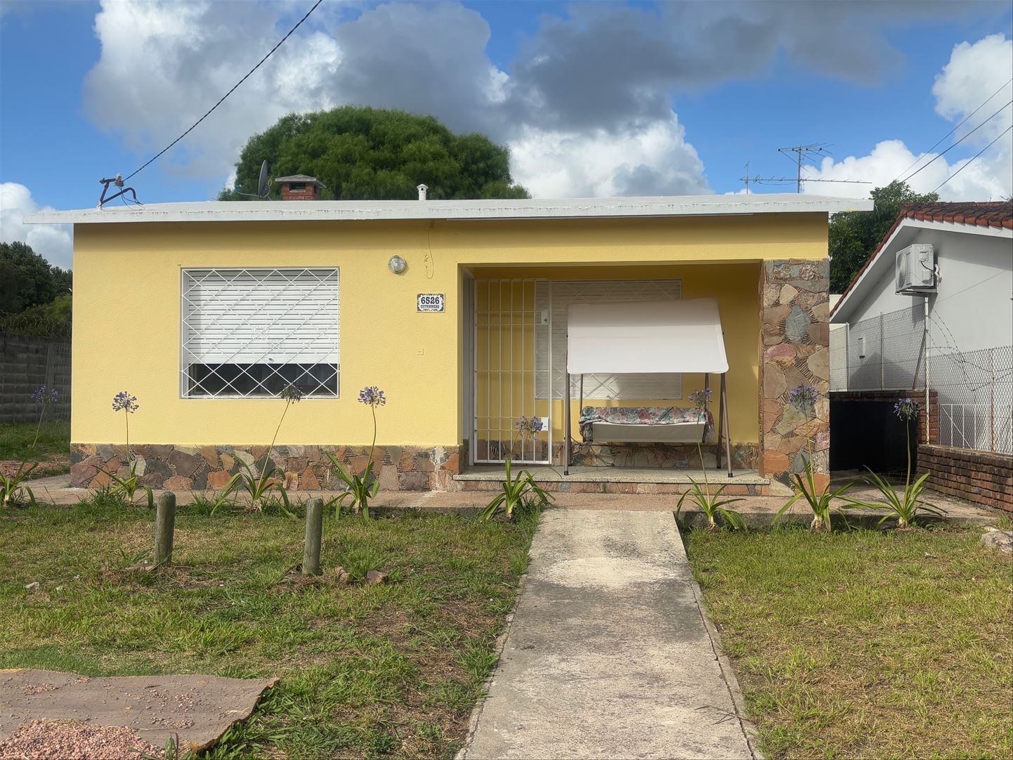 Casa a la venta en barrio Lezica. Gran terreno.. Ref #S294F3 - infocasas.com.uy