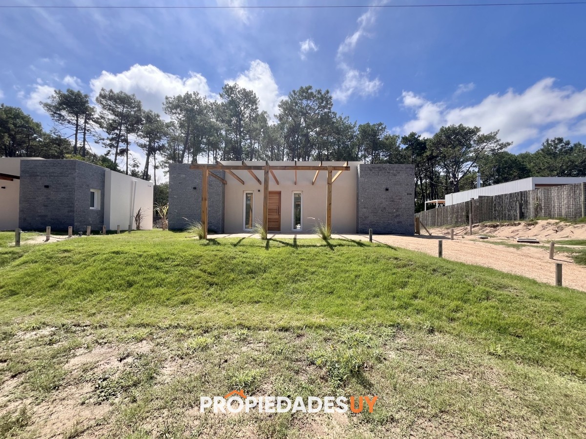Casas en venta en Chihuahua, Punta Ballena, a pasos del mar.. Ref #GBD6DC - infocasas.com.uy