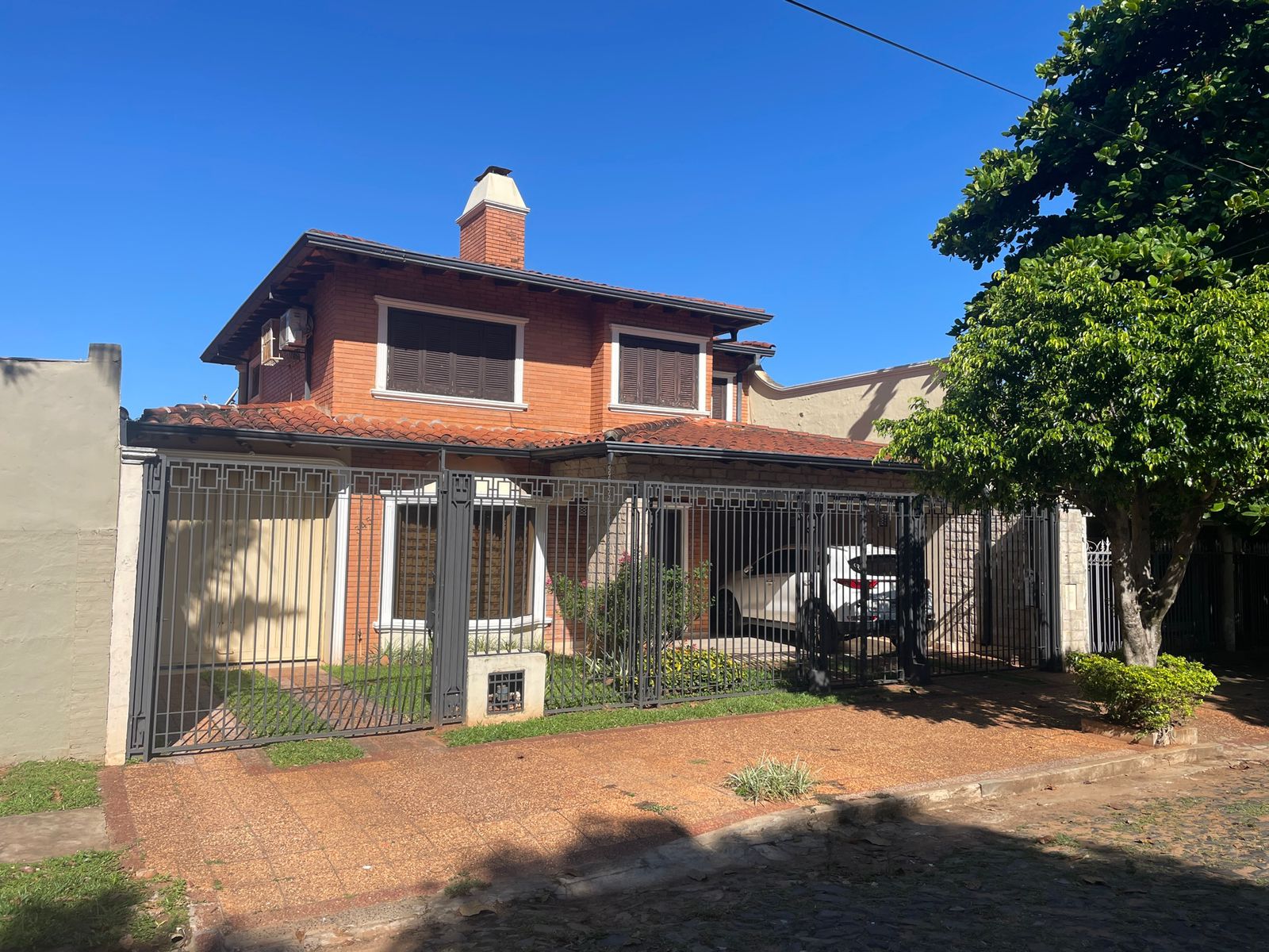 VENDO CASA EN VILLA AURELIA . Ref #M78F35 - infocasas.com.py
