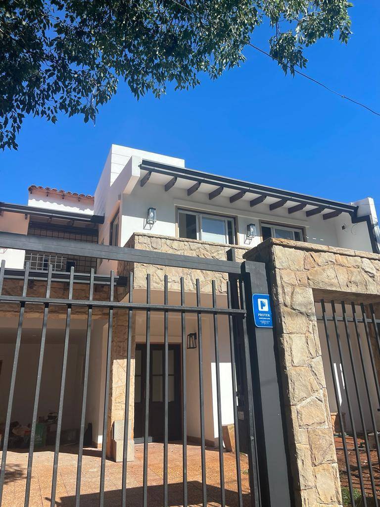 ALQUILO CASA EN BARRIO MBURUCUYA. Ref #FE7D90 - infocasas.com.py