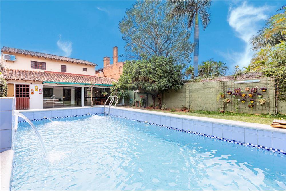 VENDO CASA EN BARRIO HERRERA. Ref #XC772F - infocasas.com.py