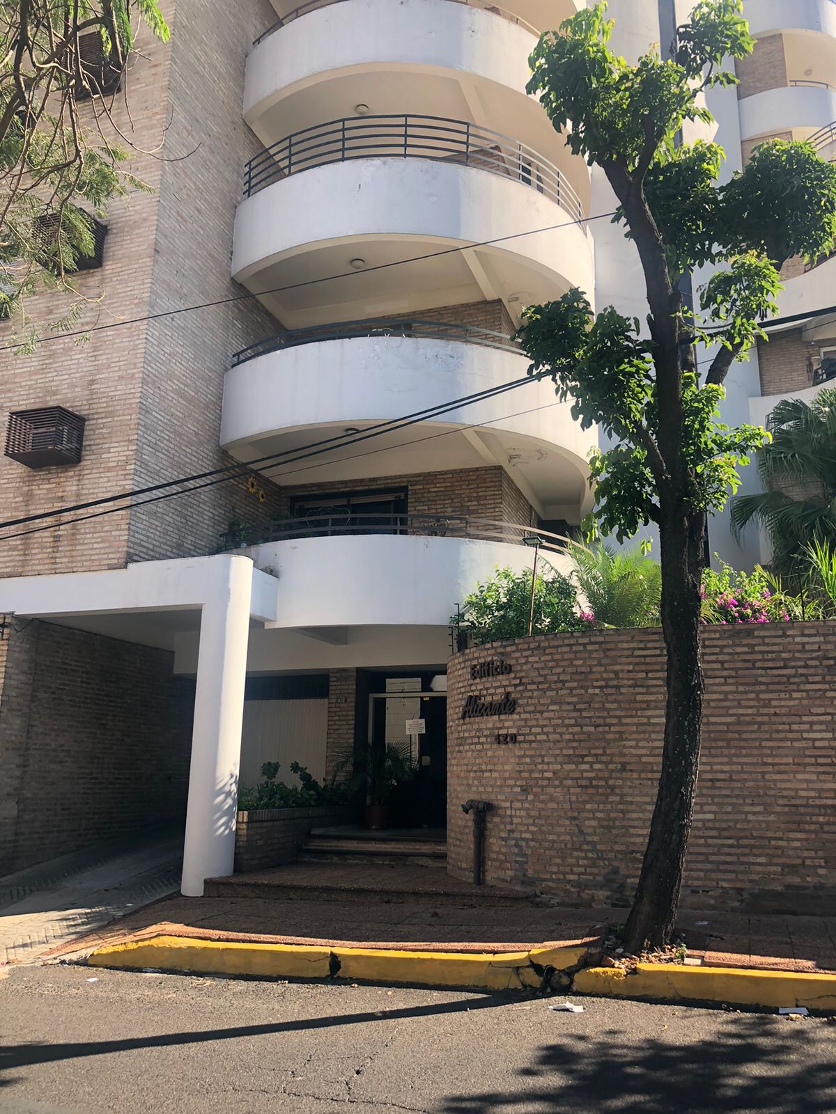 Vendo o Alquilo Departamento De 3 Dormitorios. Ref #K96145 - infocasas.com.py