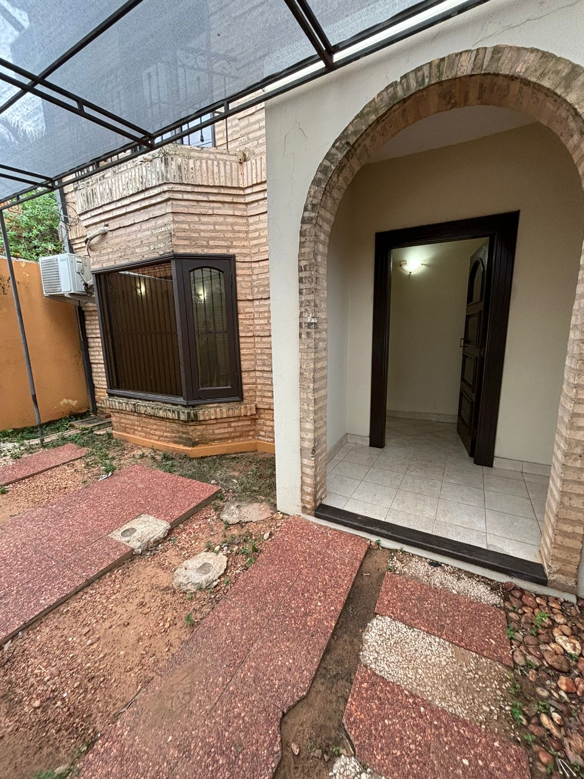 ALQUILO DUPLEX EN MBURUCUYA DE 3 HABITACIONES. Ref #C6D7FA - infocasas.com.py